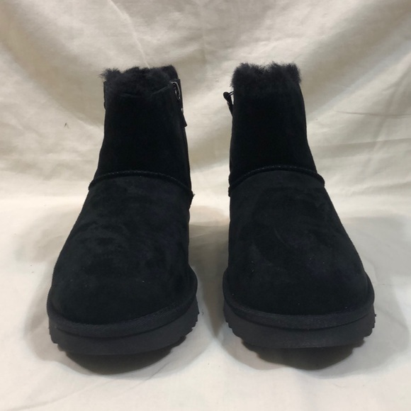 UGG | Shoes | Nib Ugg W Classic Mini Double Zip Size 7 | Poshmark
